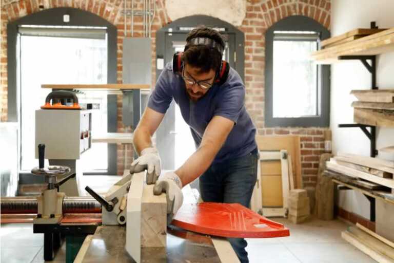 What to Look for in a Woodworker | Handyman tips