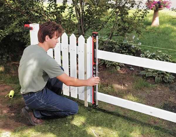 How to install a wood fence? | Handyman tips