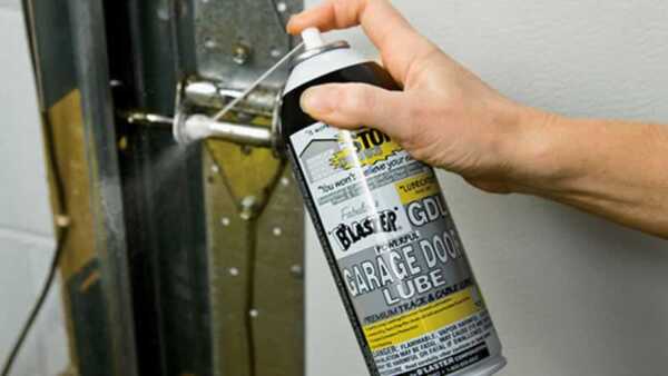 8 Maintenance Tips for Your Garage Doors in the Spring