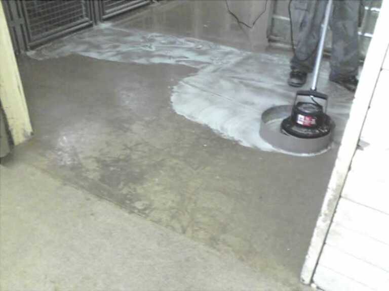 Why You Need A Floor Scrubber For Cleaning Your Garage